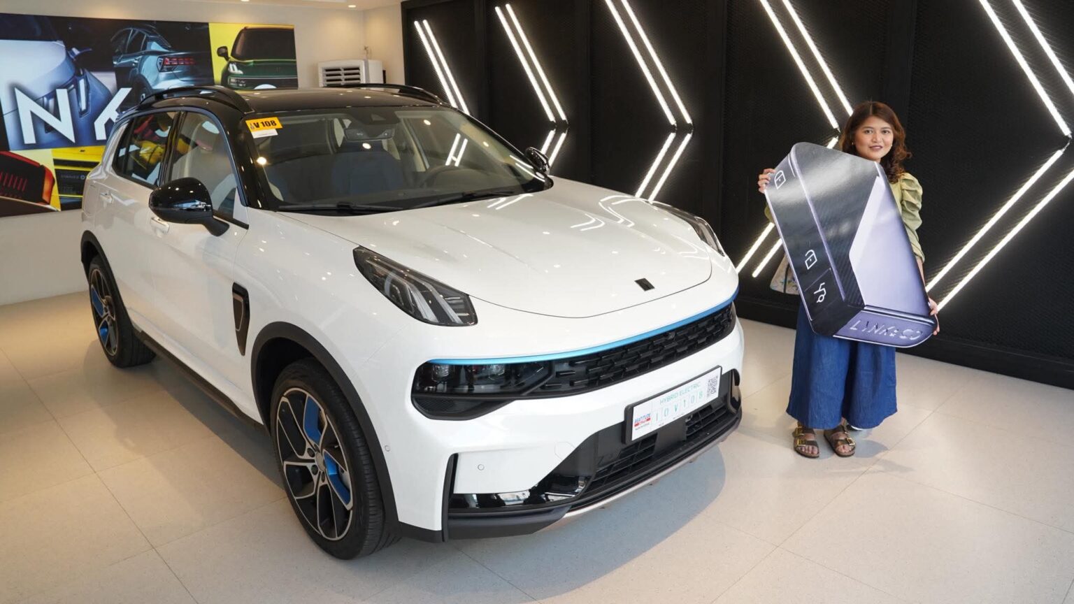 Lynk & Co Philippines Awards 01 PHEV to SM Megamall’s “12 Gifts of ...